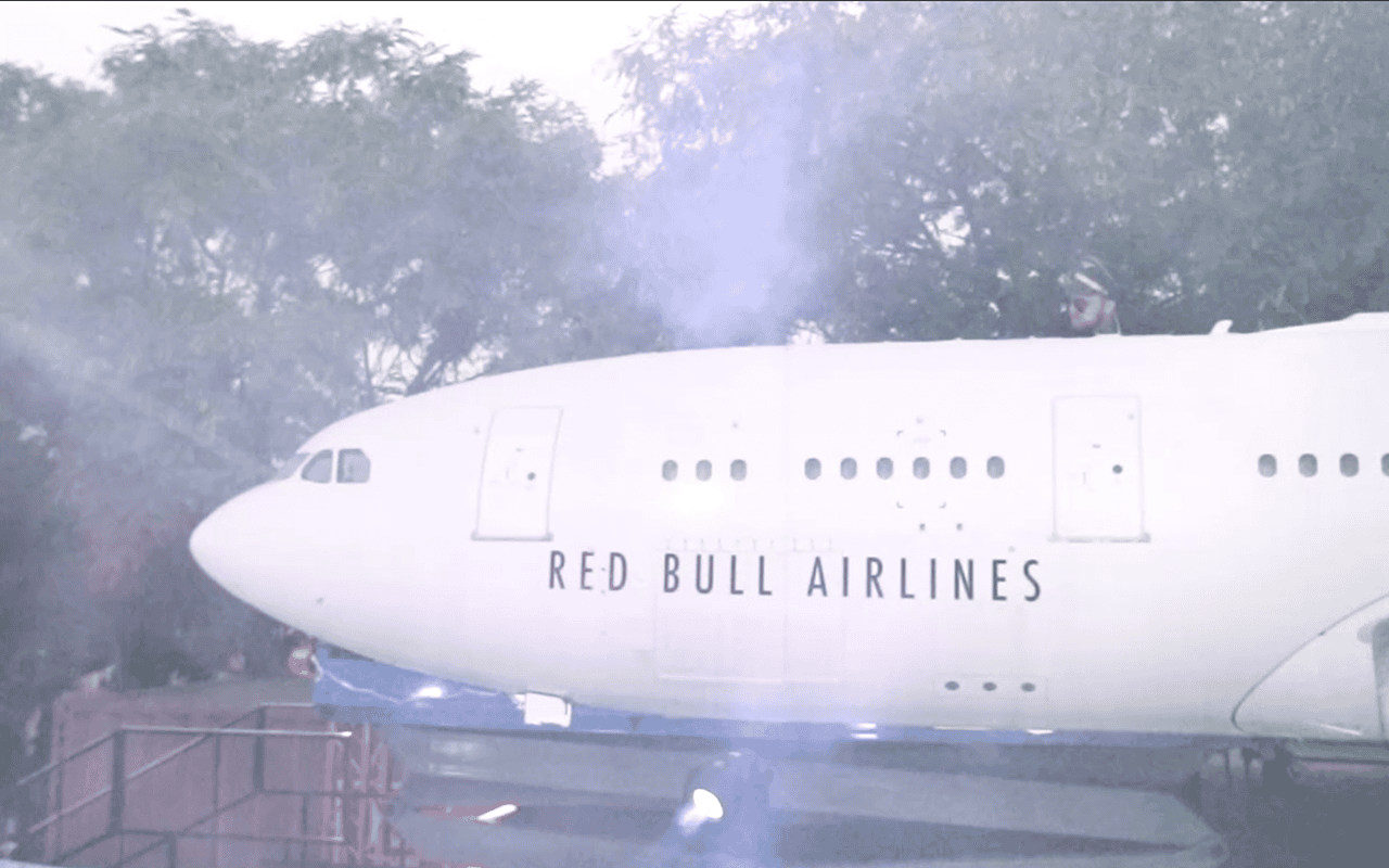 Red Bull :: Red Bull Flight Deck | a Popular Bunch